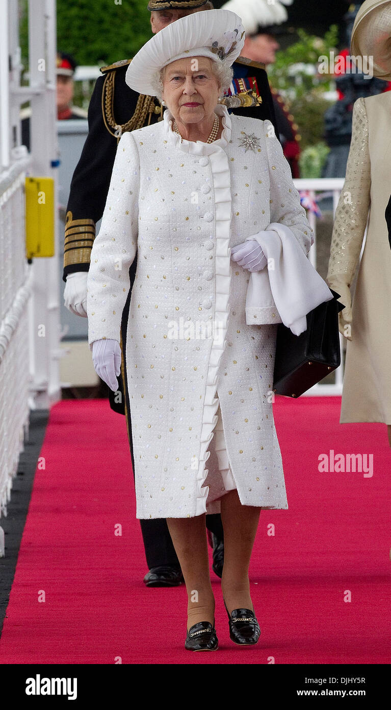 Queen Elizabeth II Queen's Diamond Jubilee River Pageant Flotilla London England - 03.06.12 ...