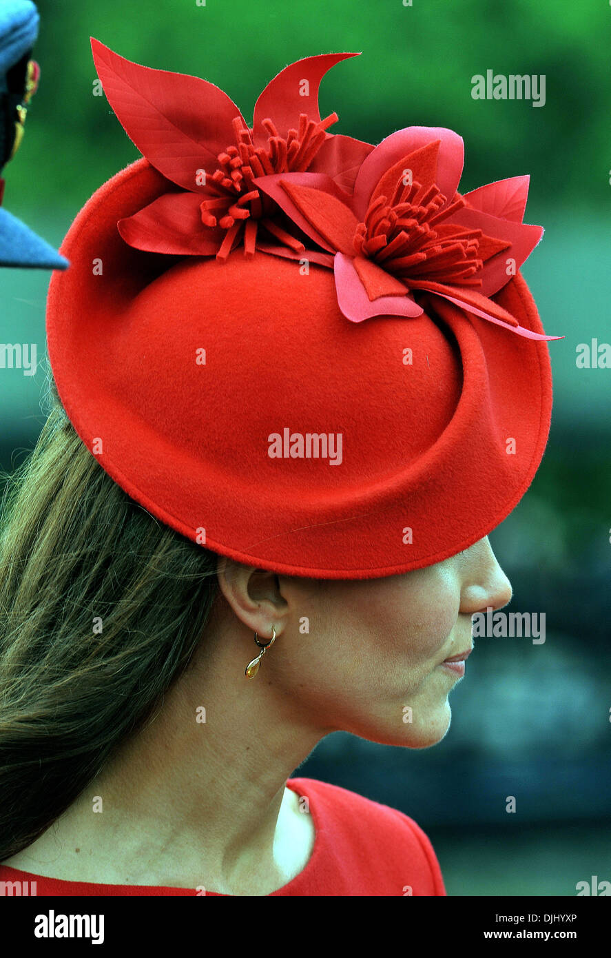 Catherine Duchess of Cambridge aka Kate Middleton Queen's Diamond ...