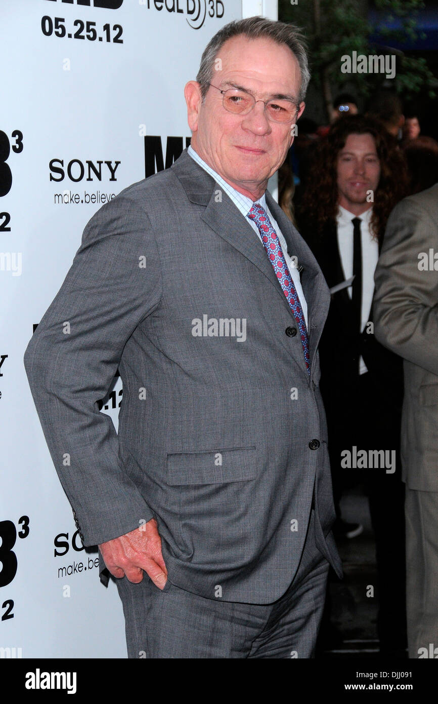 Tommy Lee Jones 'Men in Black III' New York Premiere held at Ziegfeld ...