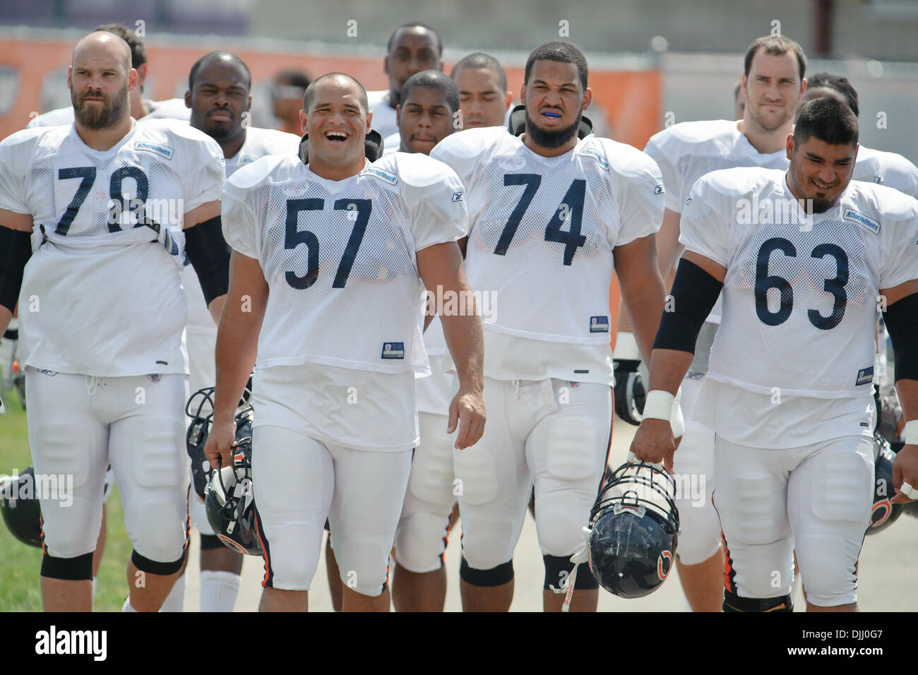 Roberto garza chicago bears hi-res stock photography and images - Alamy