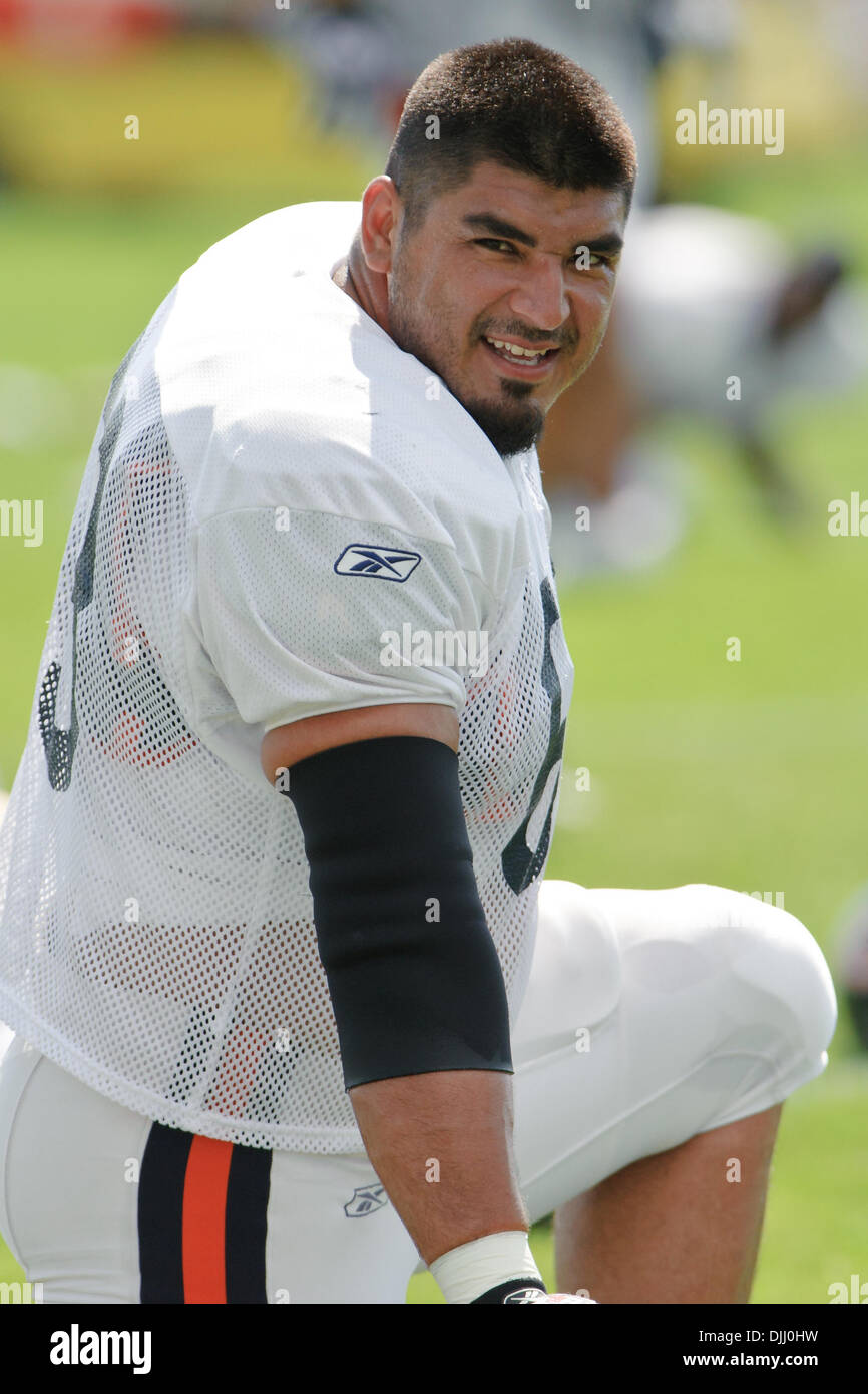 Roberto garza chicago bears hi-res stock photography and images - Alamy
