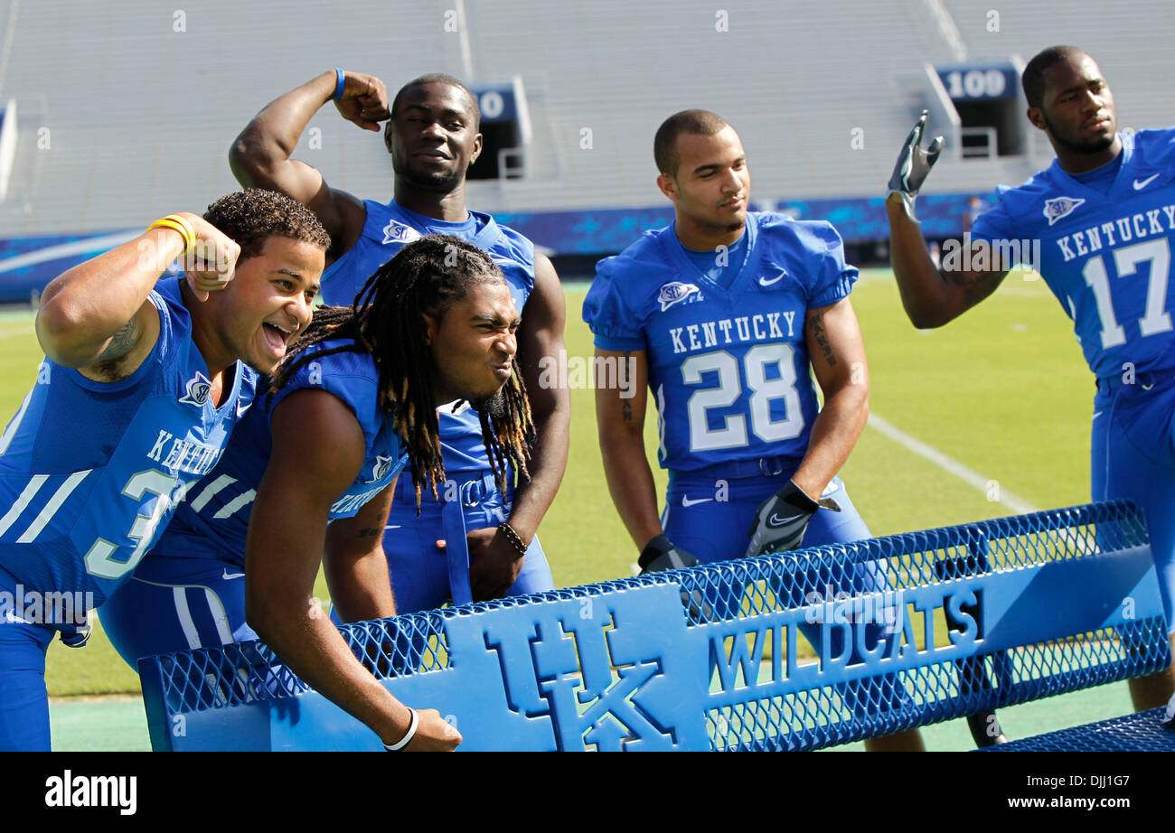 Aug. 06, 2010 - Lexington, KY, USA - Josh Gibbs, Winston Guy Jr ...