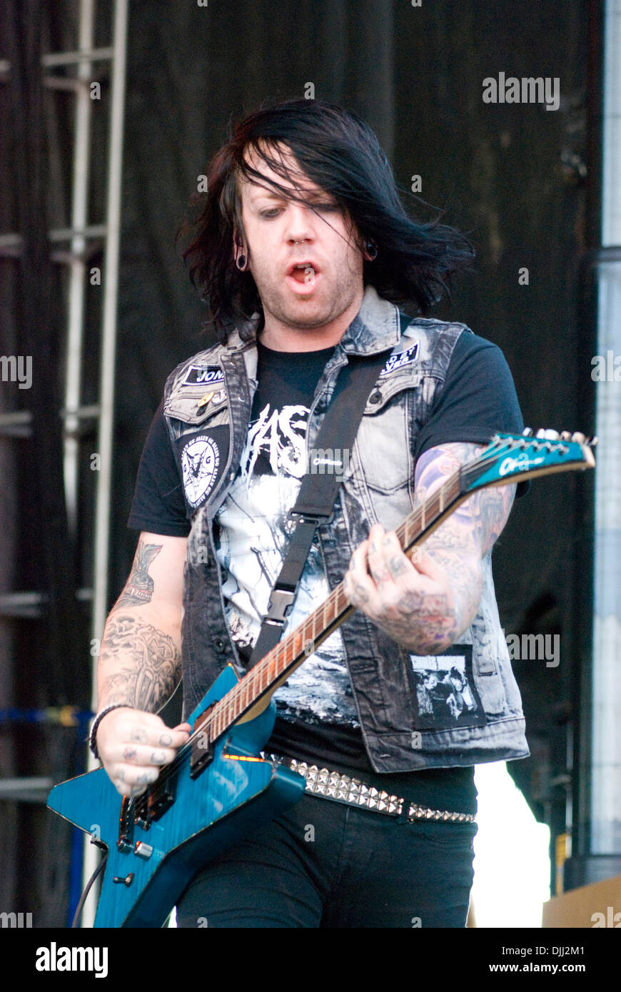 Falling in reverse hi-res stock photography and images - Alamy