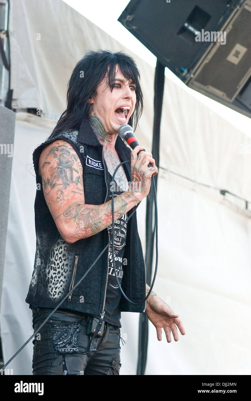 Falling in reverse band hi-res stock photography and images - Alamy