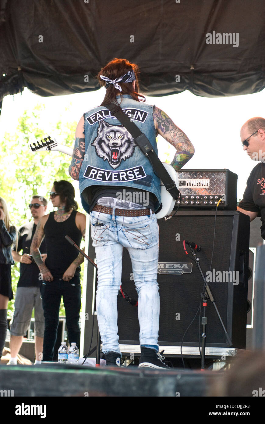 Falling in reverse hi-res stock photography and images - Alamy