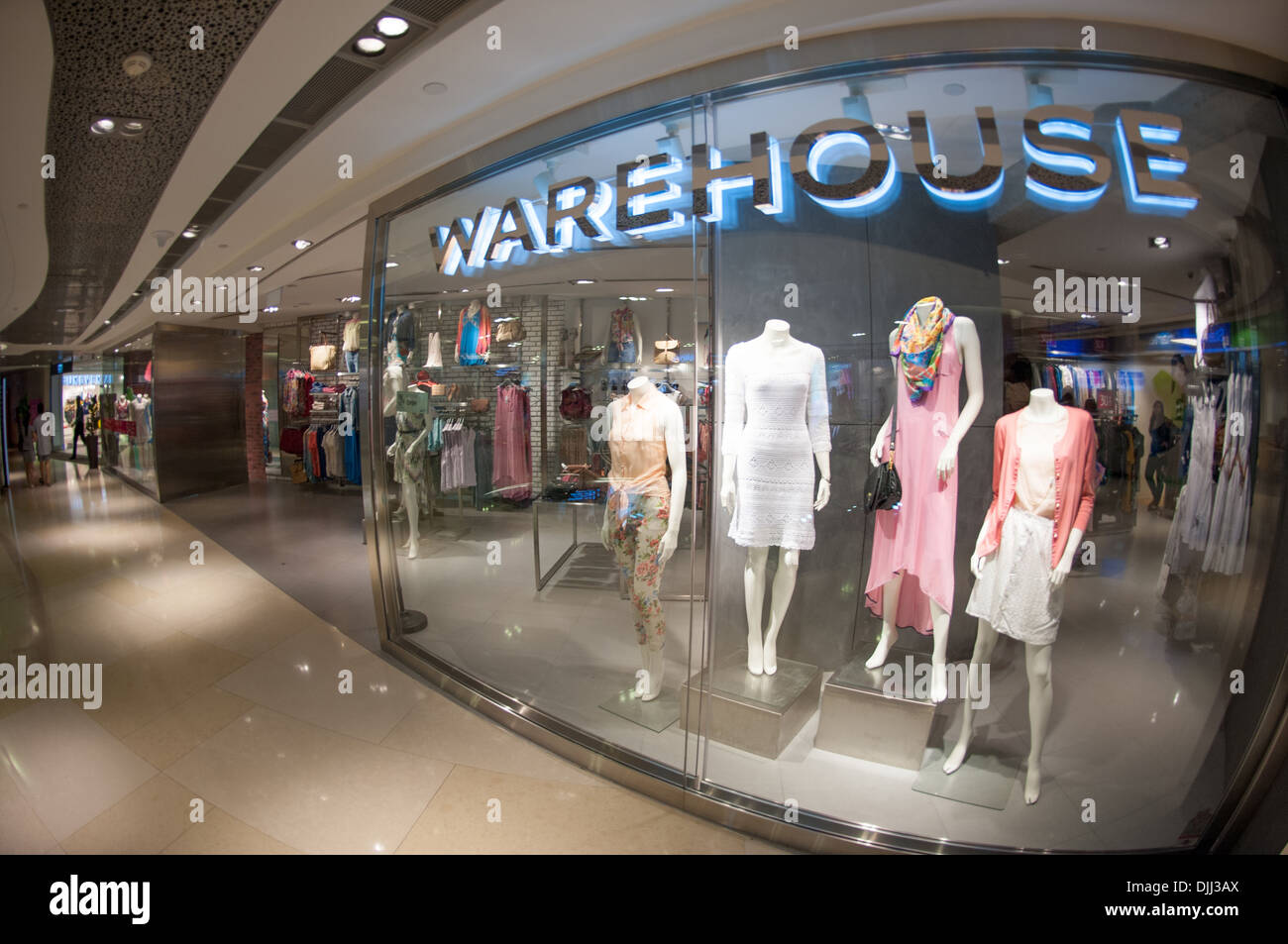 Shopping centre center mall shop hi-res stock photography and images ...