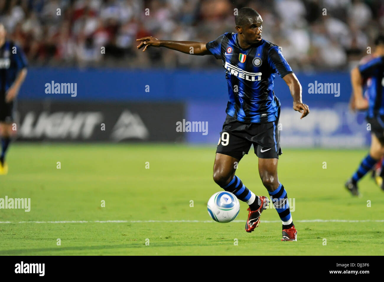 Eto'o inter hi-res stock photography and images - Alamy