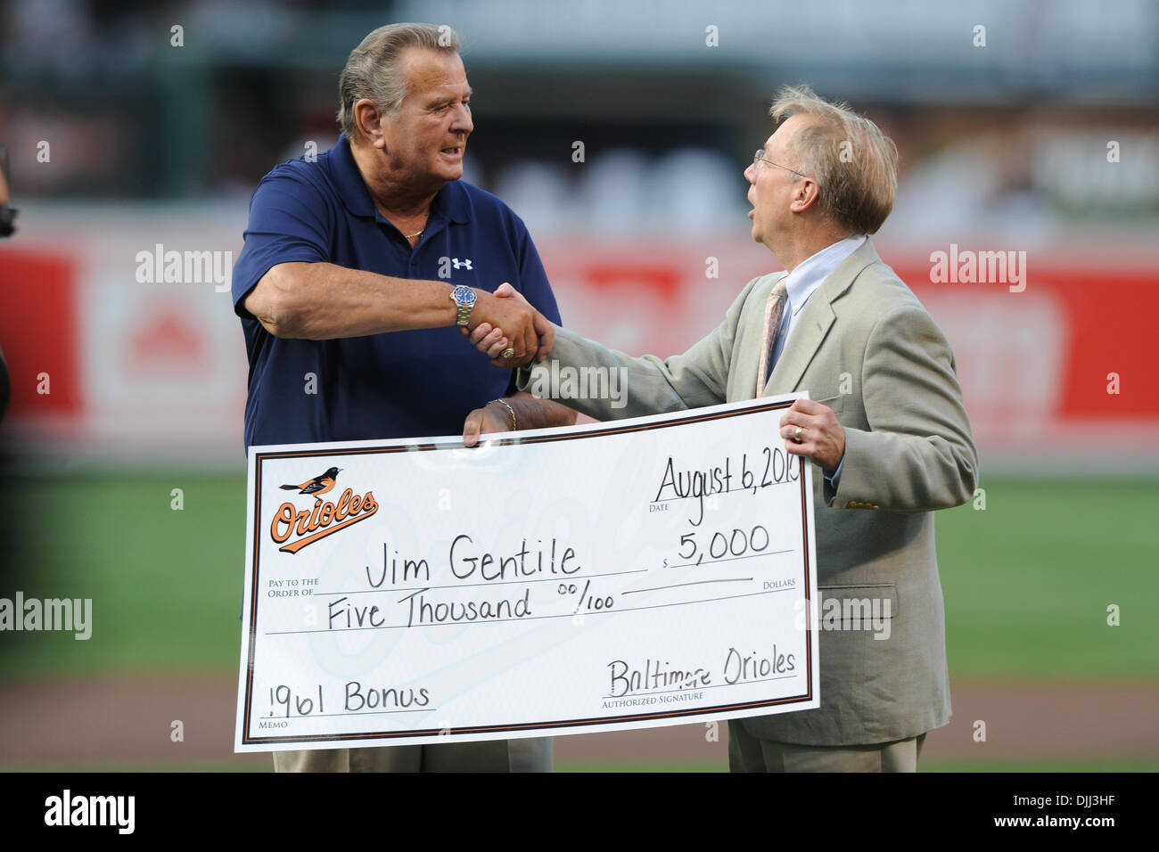 August 06, 2010: Former Baltimore Orioles Jim Gentile is presented a ...