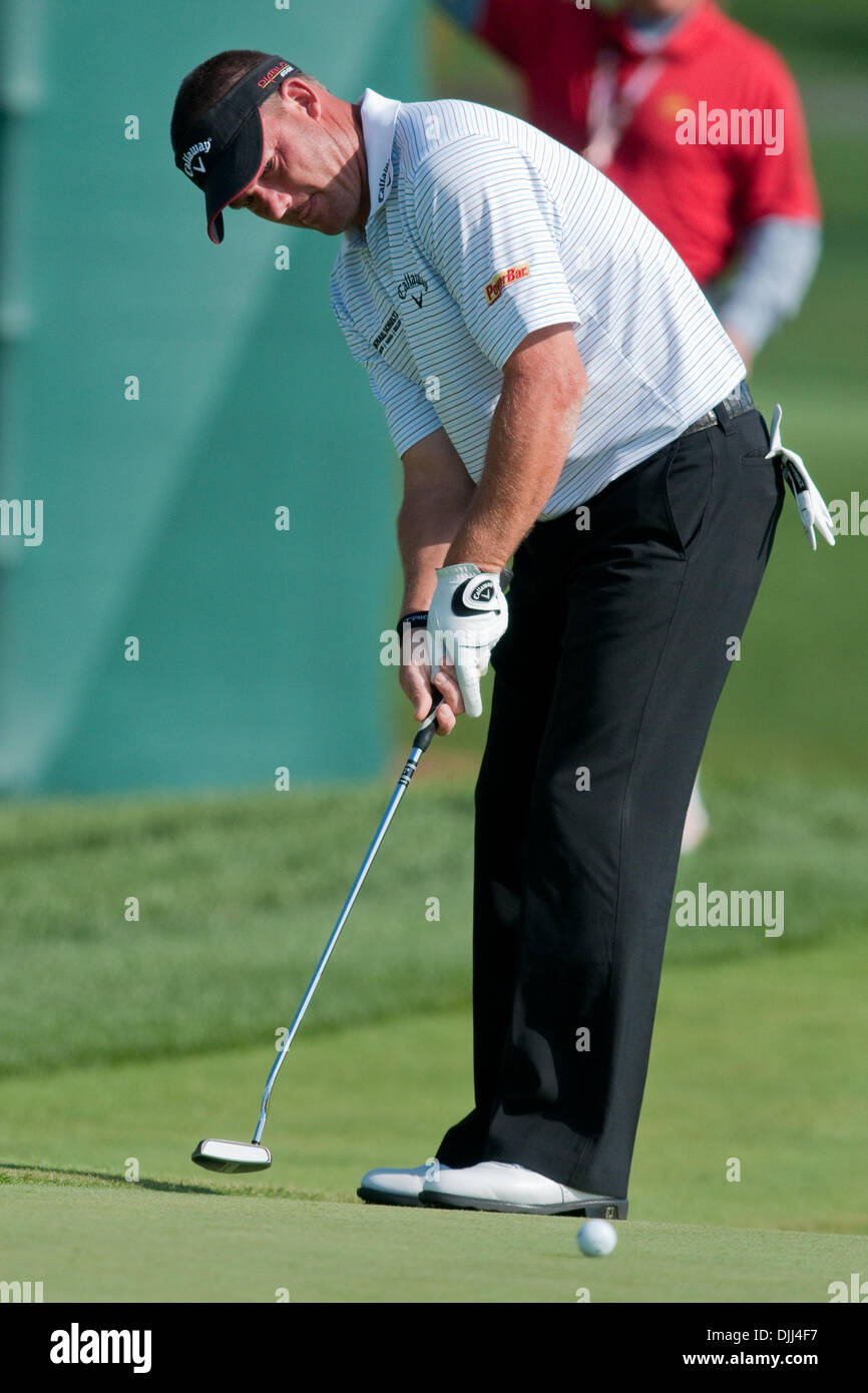 August 7, 2010: Professional golfer ALEX CEJKA makes his putt on the ...