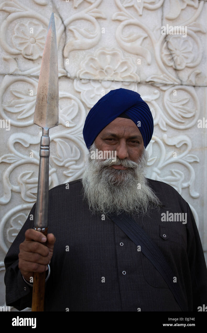 Sikh temple guard hi-res stock photography and images - Alamy