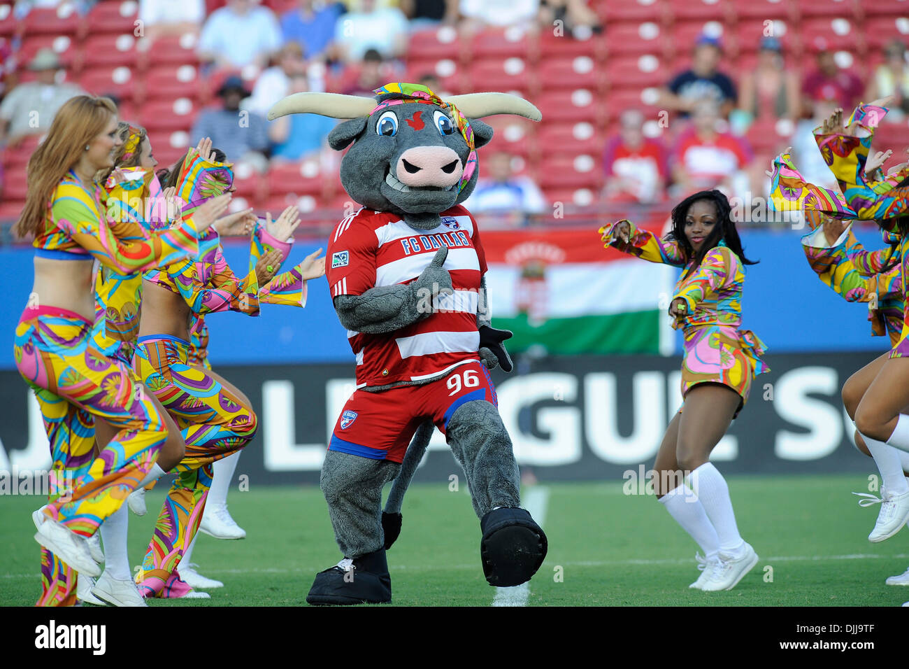 Philadelphia union mascot hi-res stock photography and images - Alamy