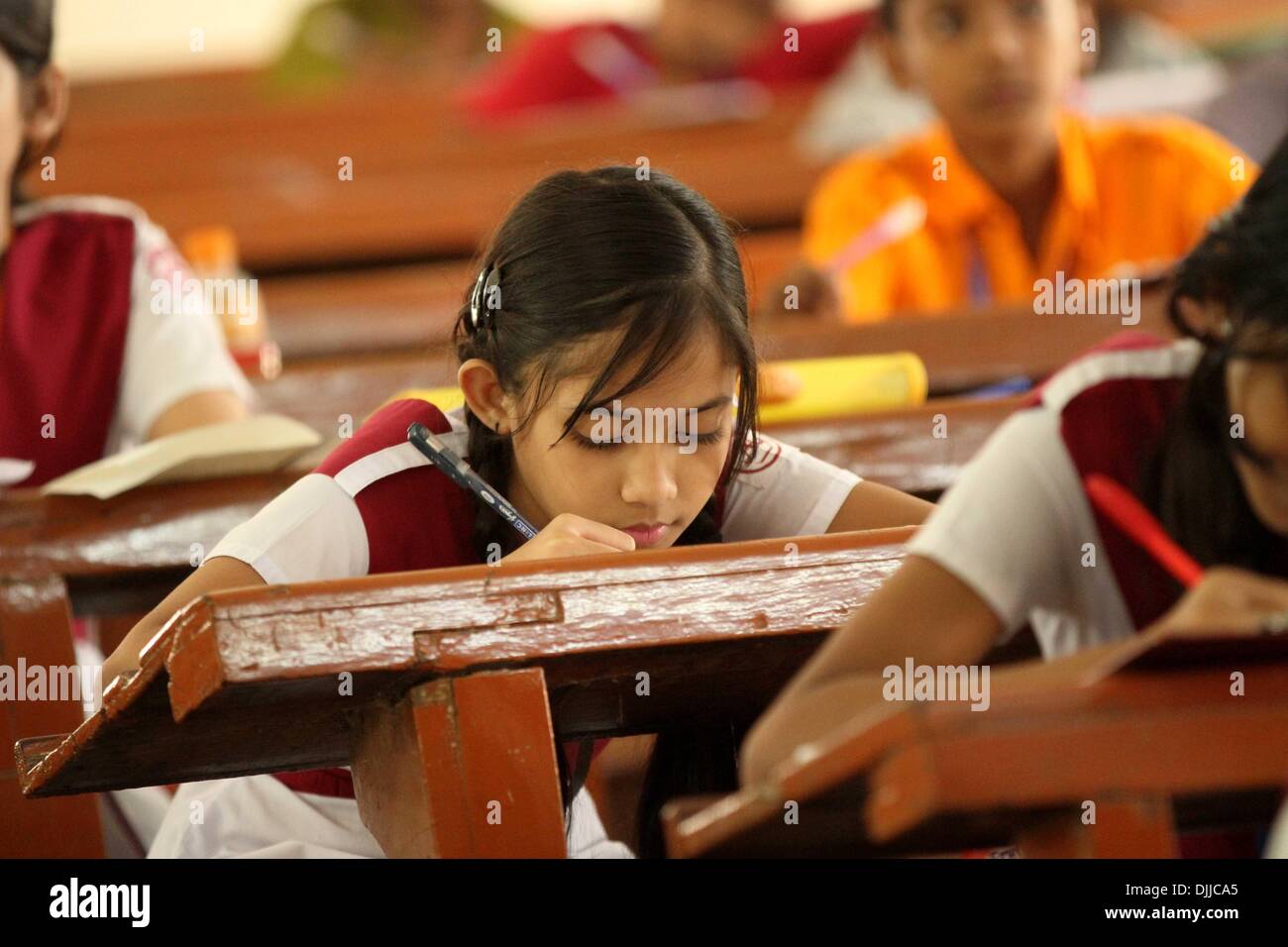 Bangladeshi students classroom hi-res stock photography and images - Alamy
