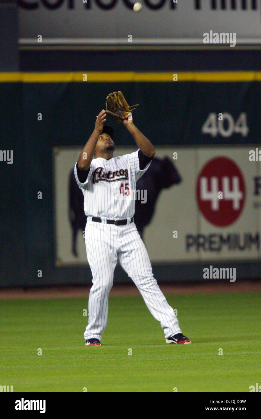 Houston Astros left fielder CARLOS LEE (45) makes the grab on this fly ...