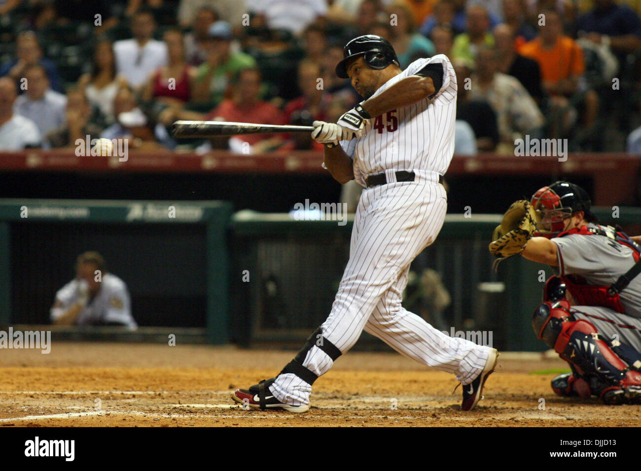 Houston Astros left fielder CARLOS LEE (45) batting in the 8th inning ...