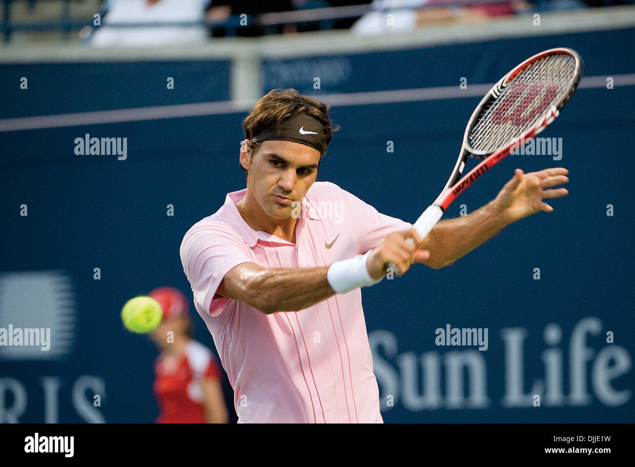 Roger federer backhand hi-res stock photography and images - Alamy