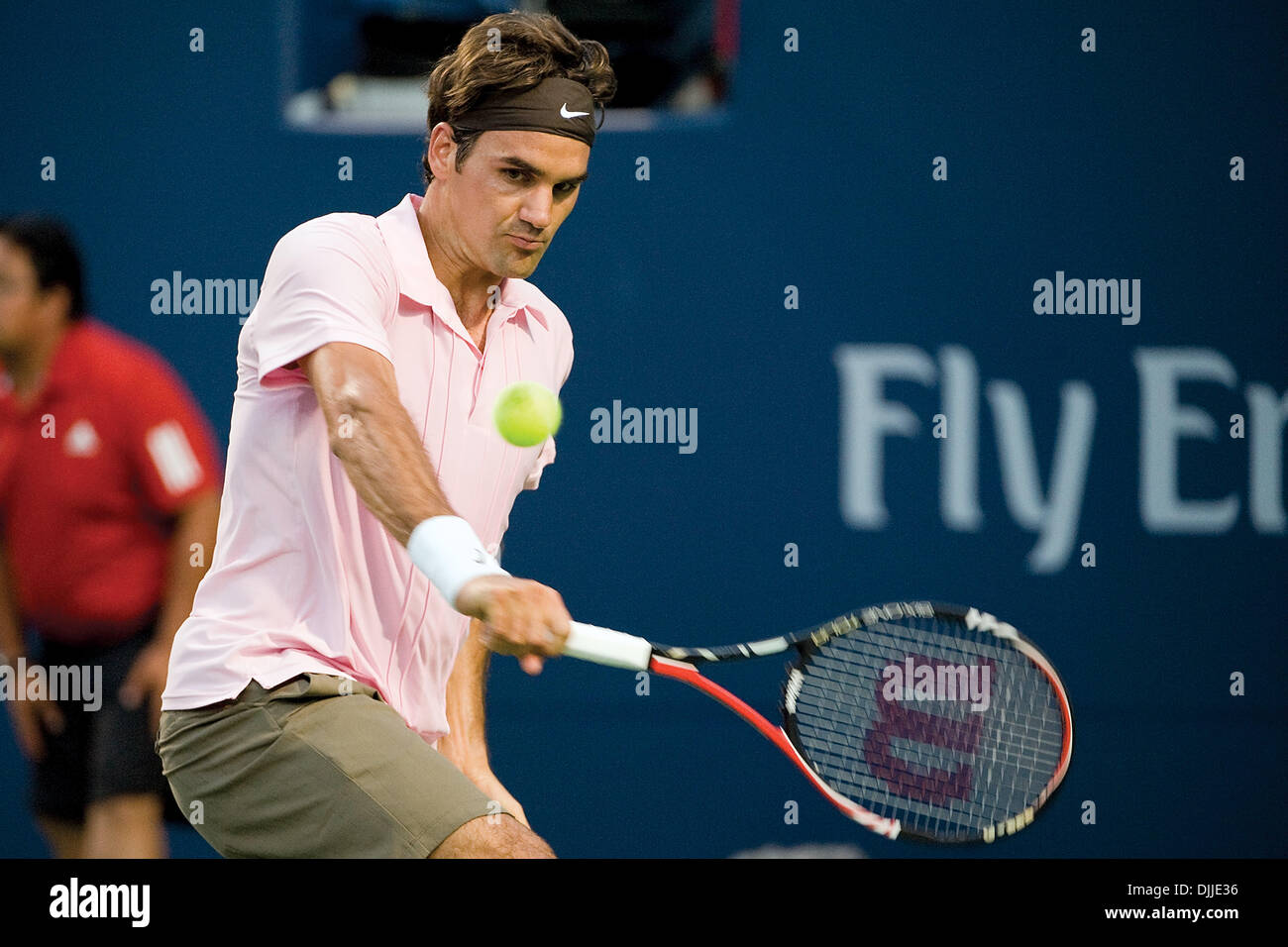 Roger federer backhand hi-res stock photography and images - Alamy