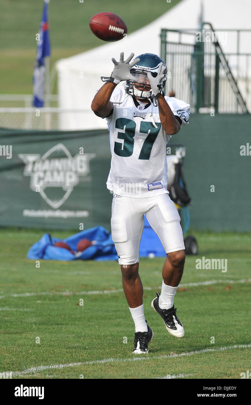 Philadelphia Eagles defensive back David Pender #37 in drills, in a ...