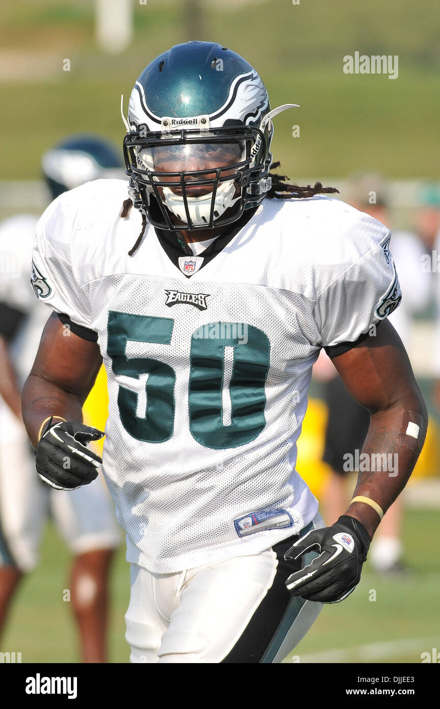 Philadelphia Eagles linebacker Ernie Sims #50 during a scrimmage in a ...