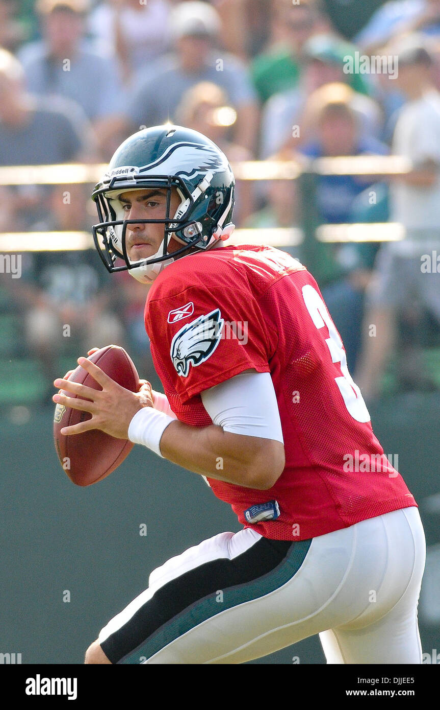 Philadelphia Eagles third sting quarterback Mike Kafka #3 during a ...