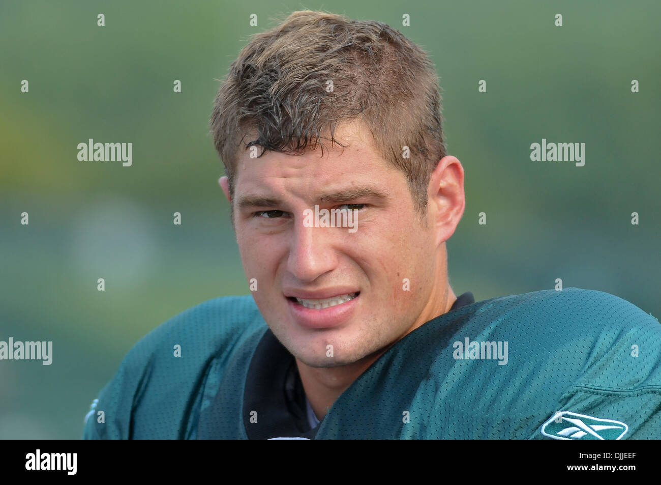 Philadelphia Eagles tight end Brent Celek on the sidelines in a ...