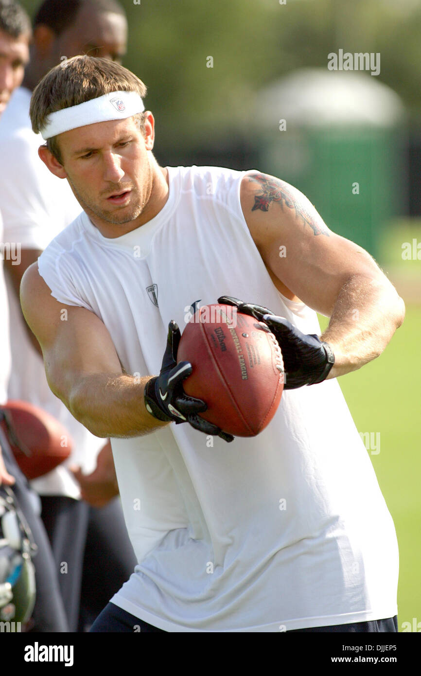 Houston Texans tight end OWEN DANIELS (81) takes some passes thrown out ...