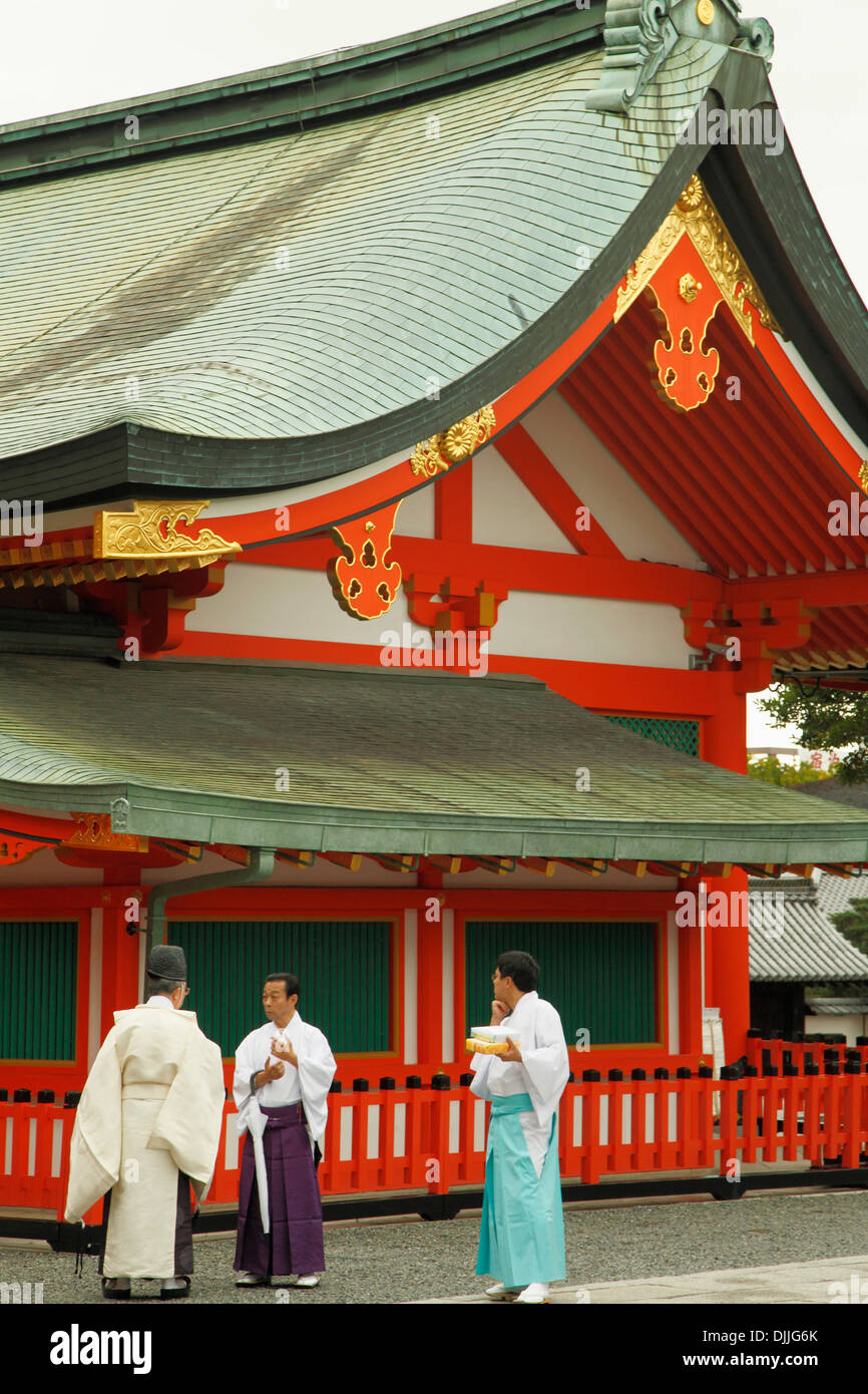 Japan, Kyoto, Fushimi Inari Taisha Shrine, people, shinto priests Stock ...