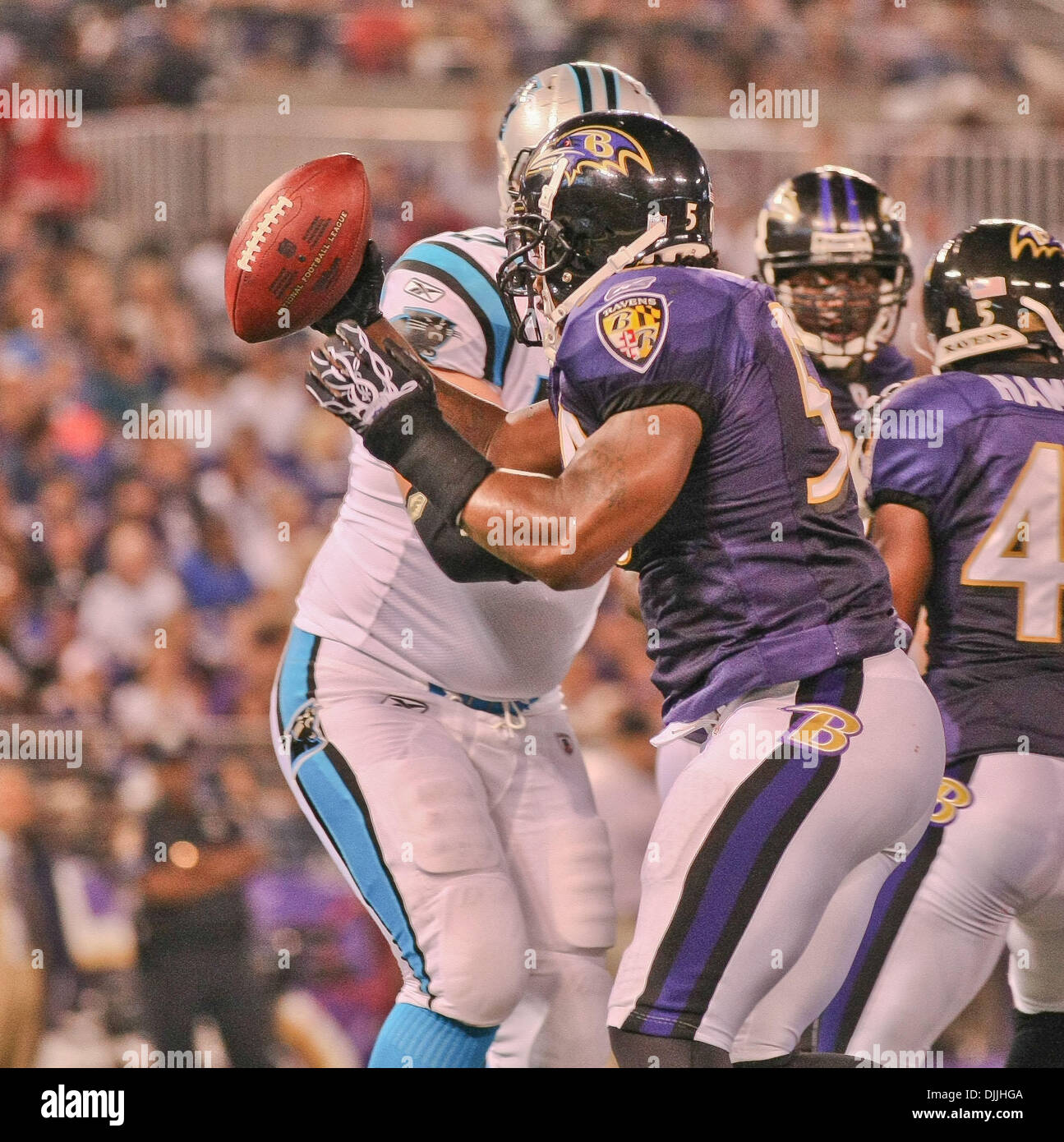 Nfl teams line up hi-res stock photography and images - Alamy