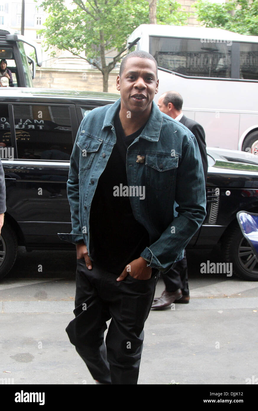 Jay-Z going to have dinner with his wife at Caviar Kaspia's Paris ...
