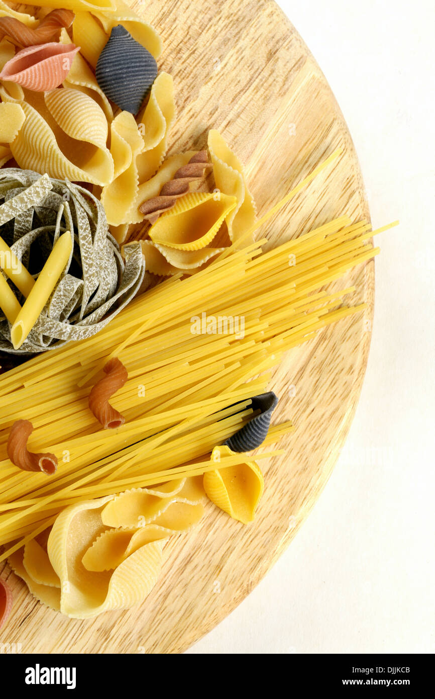 Different kinds of pasta spaghetti hi-res stock photography and images ...