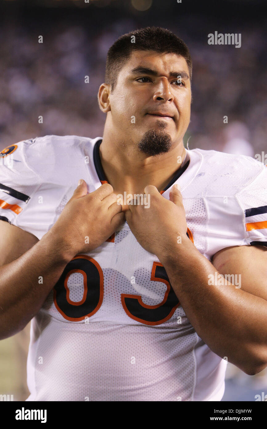 Roberto garza chicago bears hi-res stock photography and images - Alamy