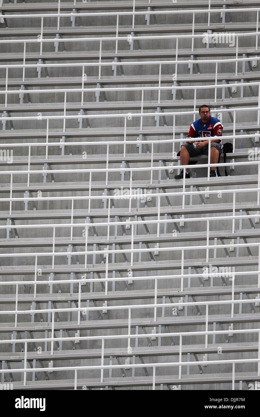 Montreal alouettes' fan hi-res stock photography and images - Alamy