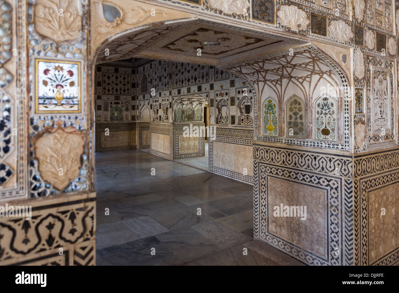 Lobby of the mirrors in Amber Fort, maybe is the most magnificent in ...