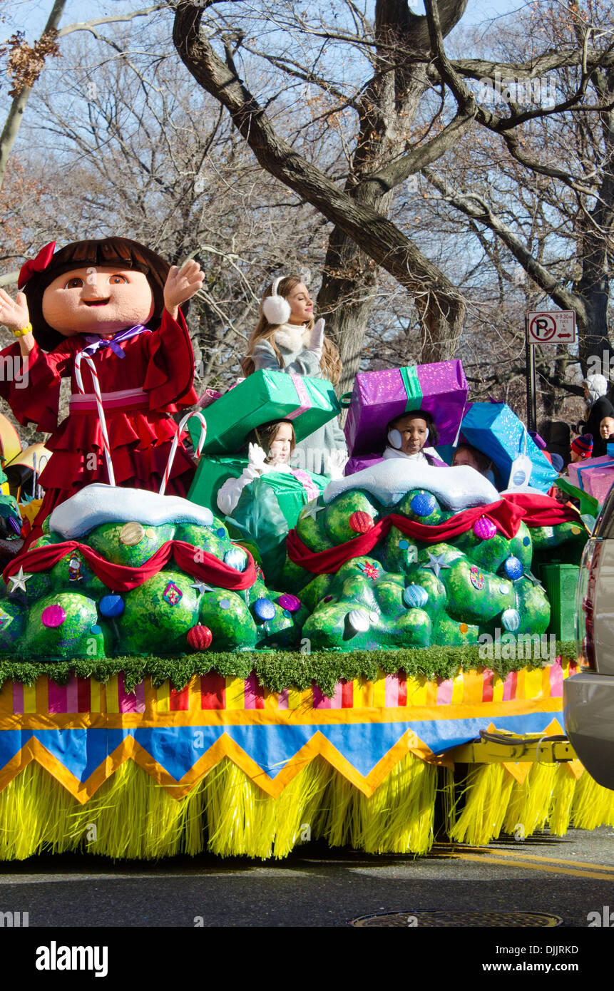Dora the explorer float hi-res stock photography and images - Alamy