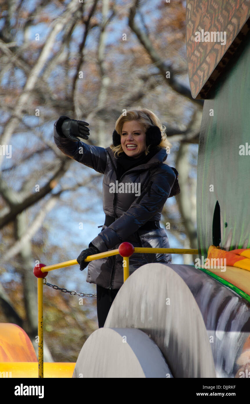 Megan hilty hi-res stock photography and images - Alamy