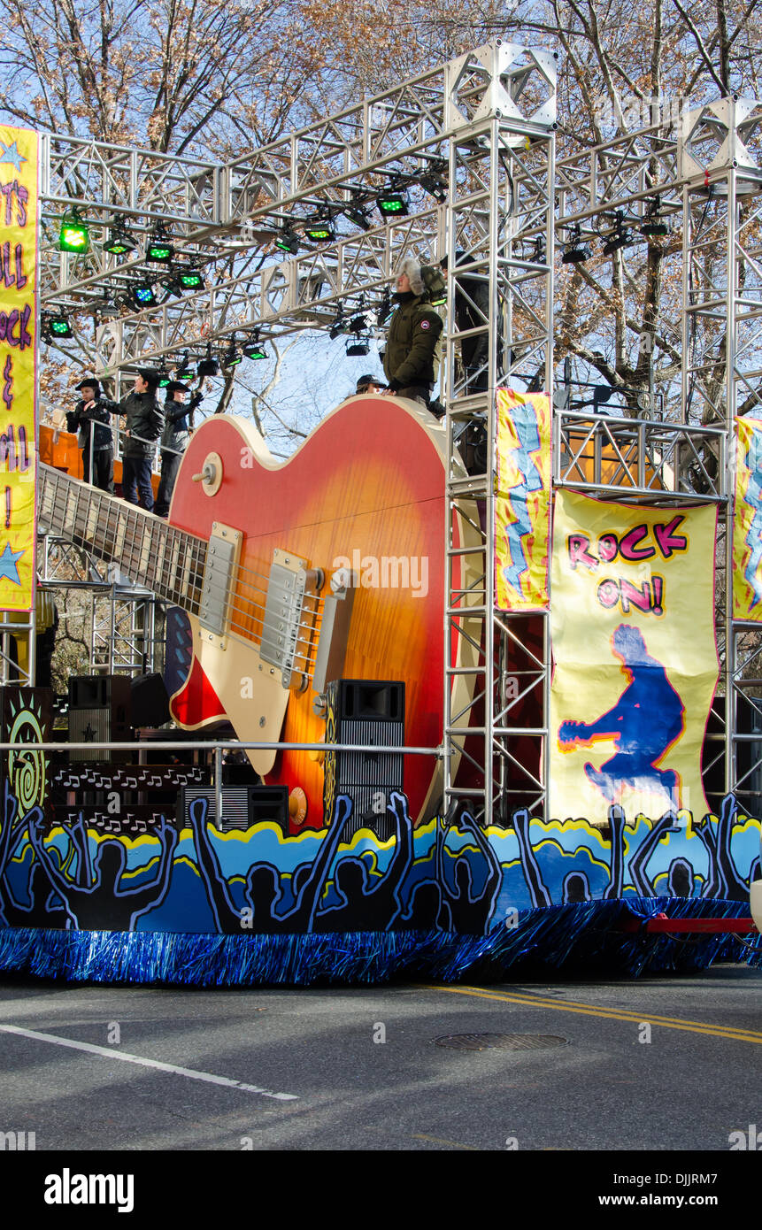 NEW YORK, NY, USA, Nov. 28, 2013. The Gibson Guitar float in the 87th ...