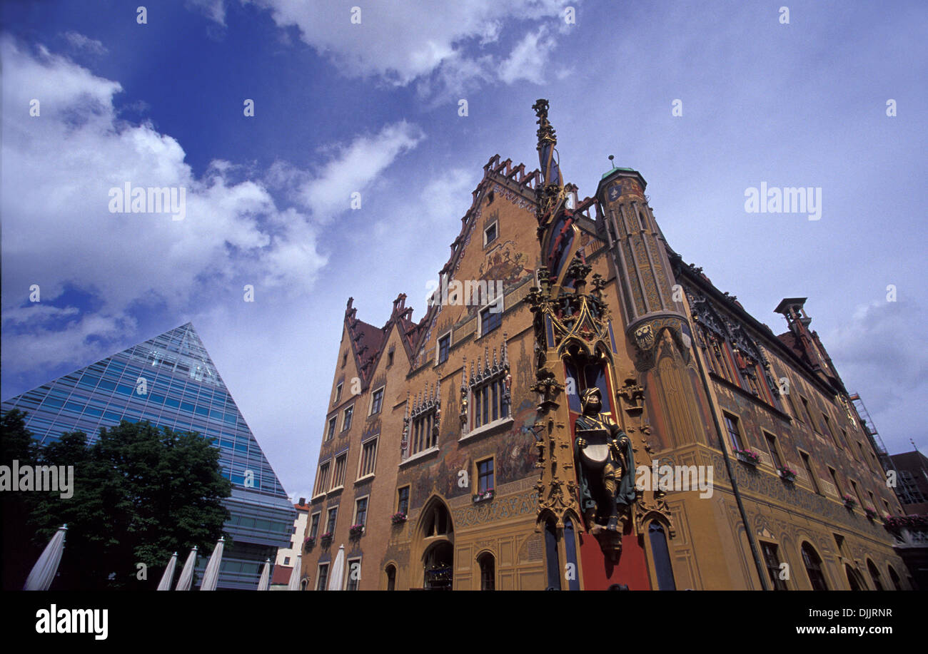 Ulm Marktplatz (market square) with Town Hall (right) and public ...