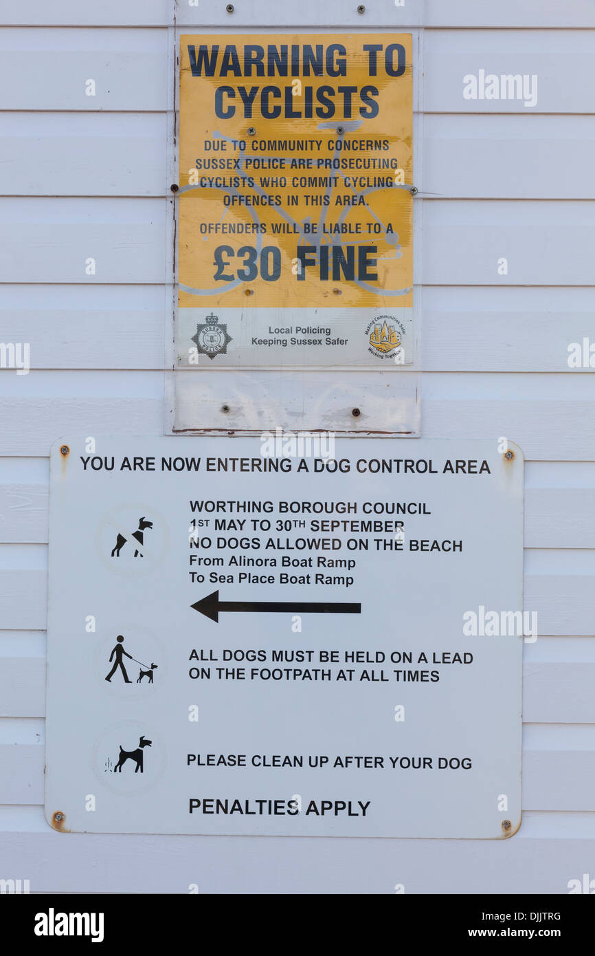 Fines warning sign hi-res stock photography and images - Alamy