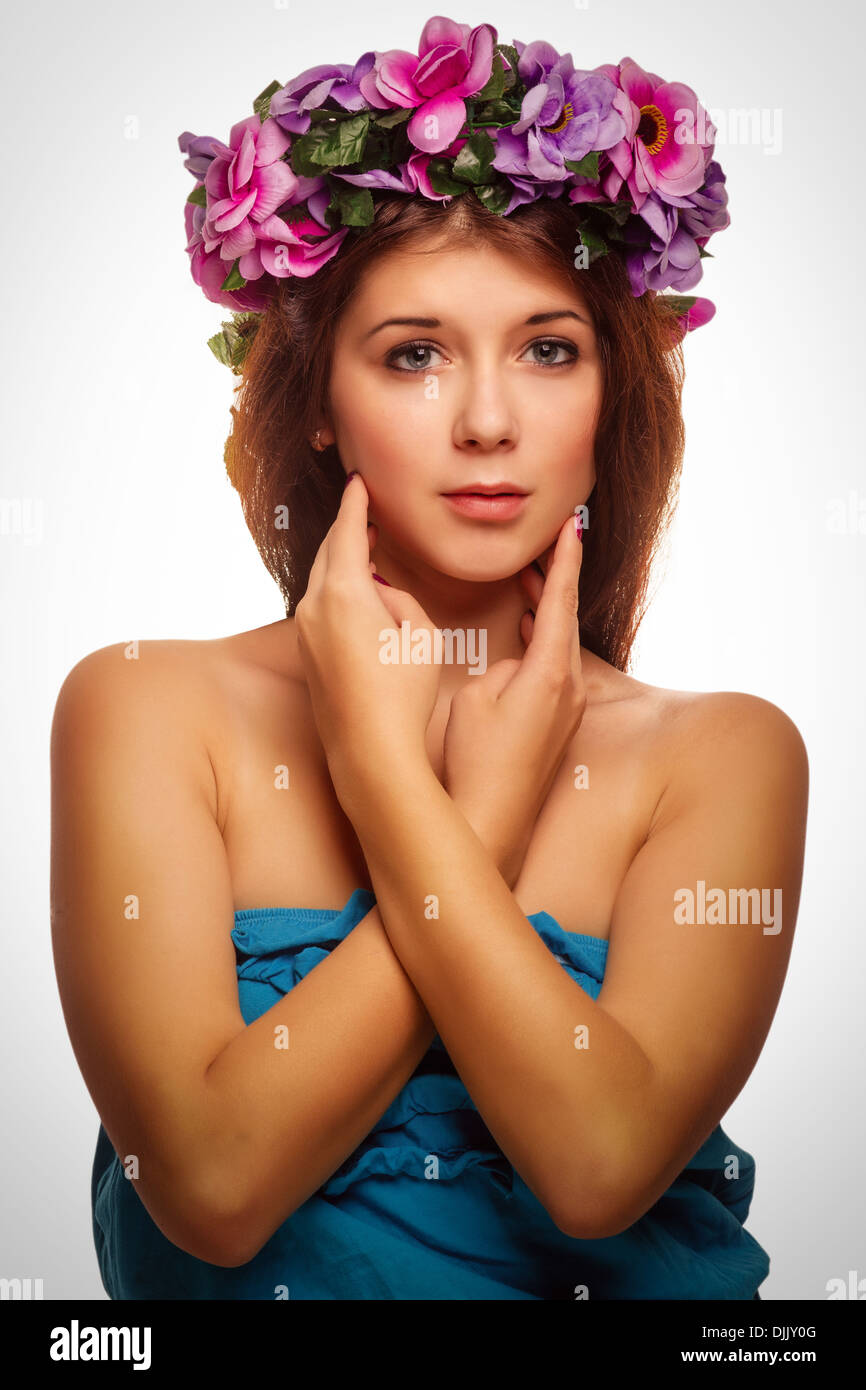 beautiful model woman face beauty close-up head, wreath flowers her ...