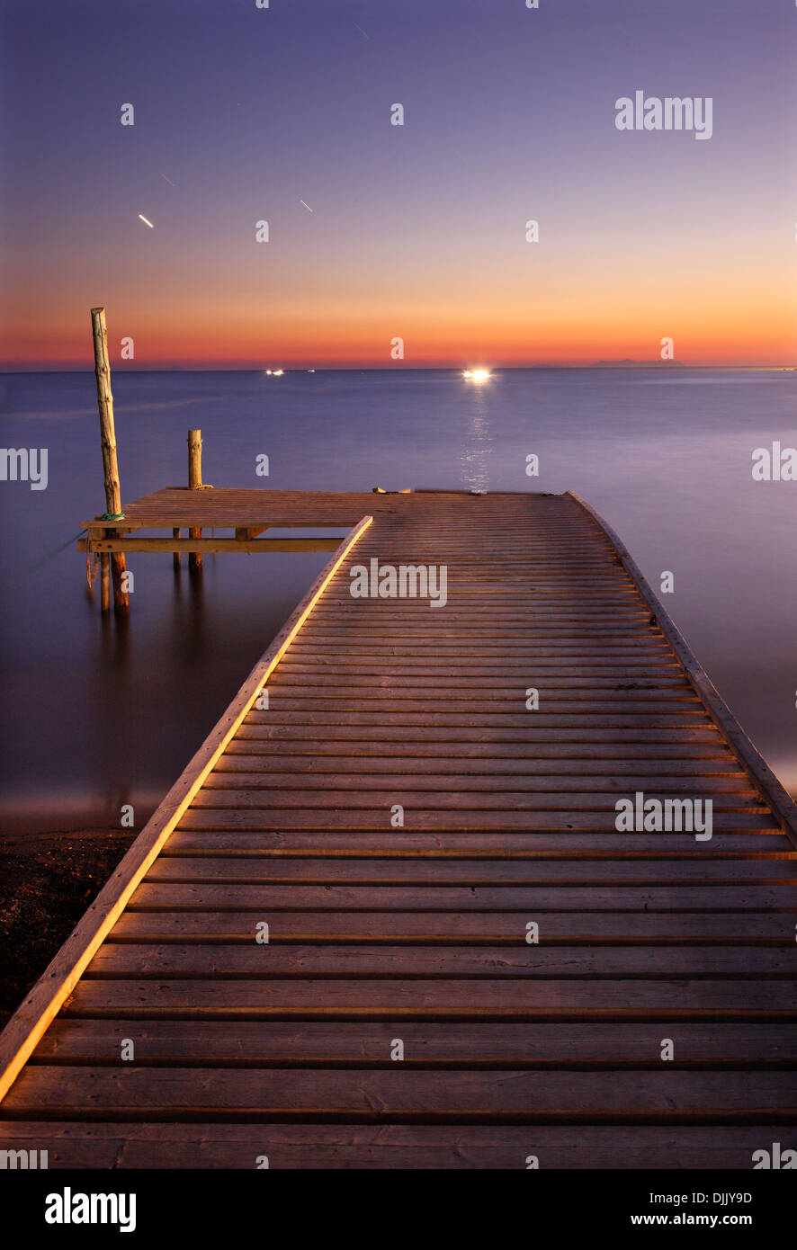 Dusk dock pier jetty hi-res stock photography and images - Alamy
