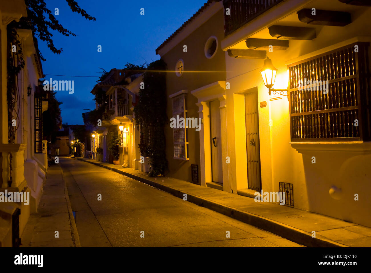Streets of Cartagena, Colombia at night Stock Photo - Alamy