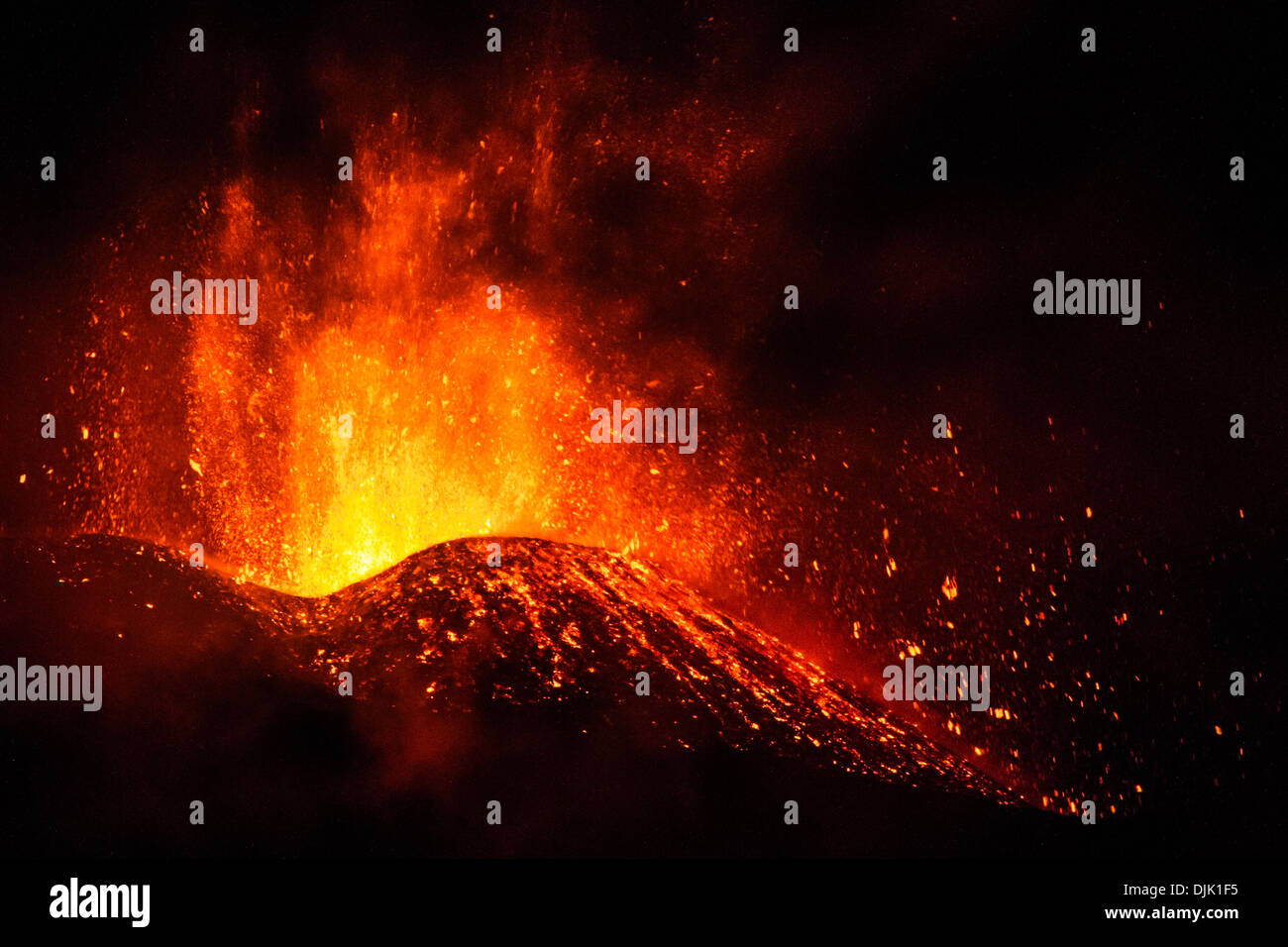 Ash explosions hi-res stock photography and images - Alamy