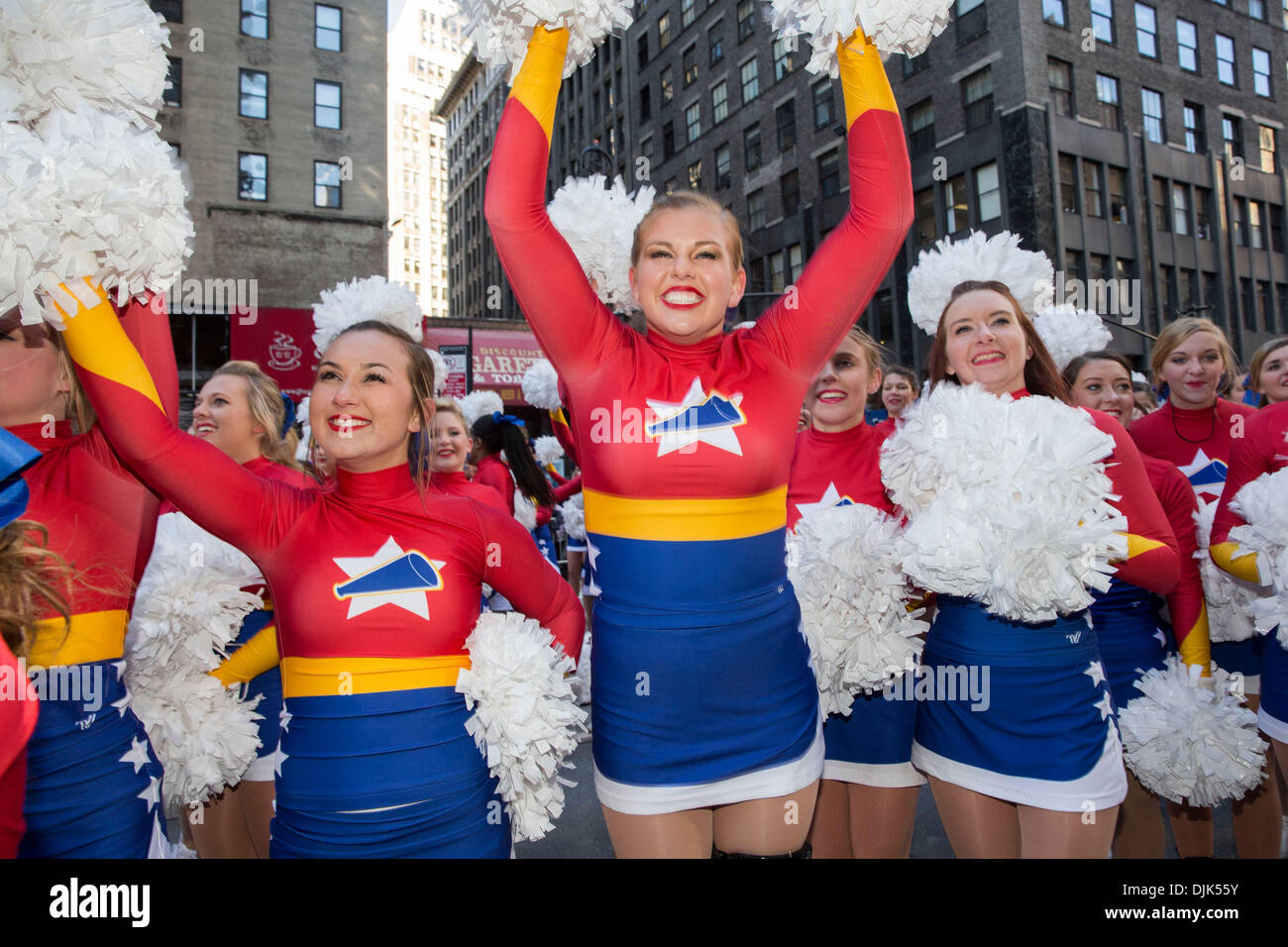 Macys cheerleaders hi-res stock photography and images - Alamy