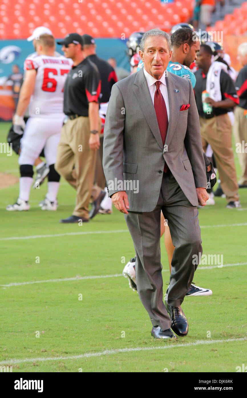 Atlanta falcons owner arthur blank hi-res stock photography and images ...