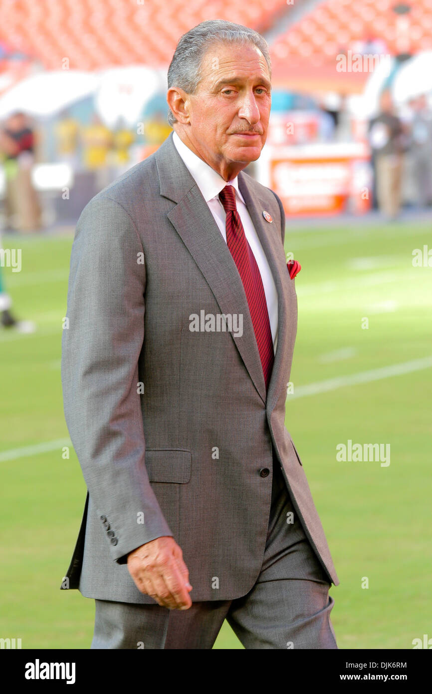 Atlanta falcons owner arthur blank hi-res stock photography and images ...