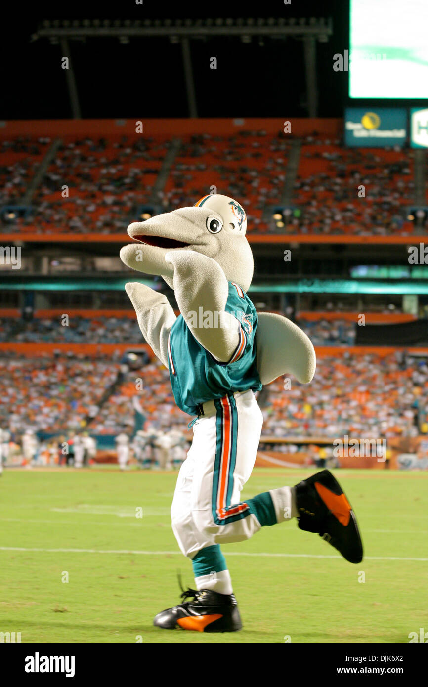 Miami dolphins mascot hi-res stock photography and images - Alamy