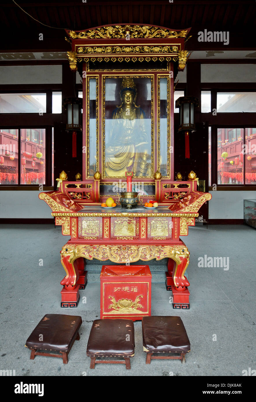 Altar in qibao temple in hi-res stock photography and images - Alamy