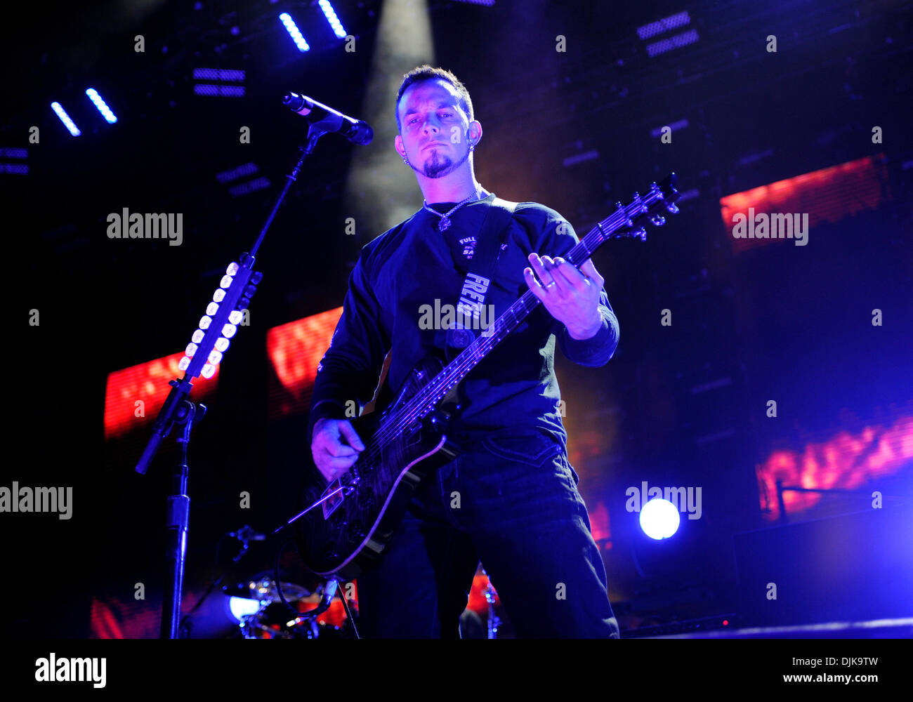 Mark tremonti creed hi-res stock photography and images - Alamy