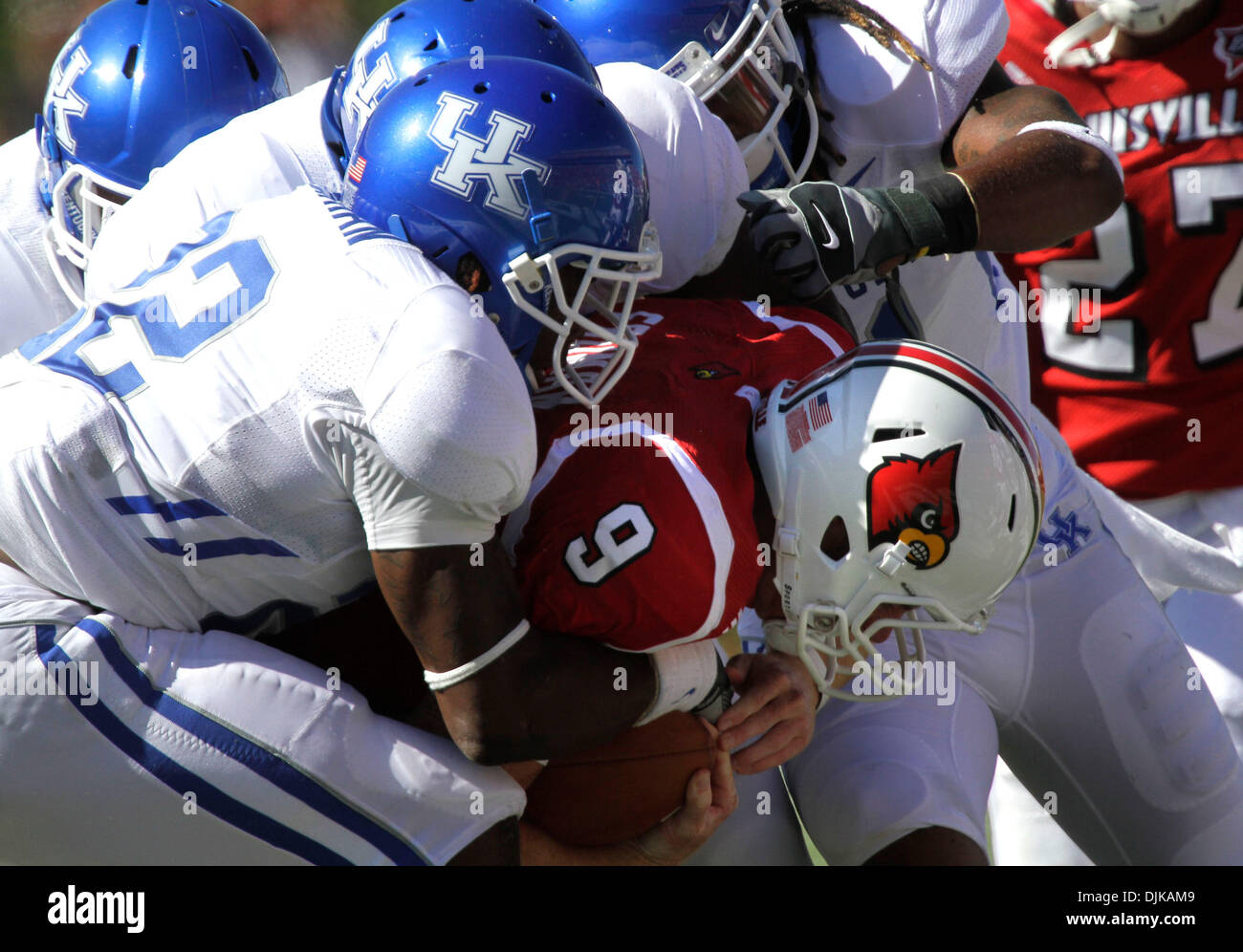 Sep. 04, 2010 - Louisville, KENTUCKY, USA - The Kentucky defense took ...