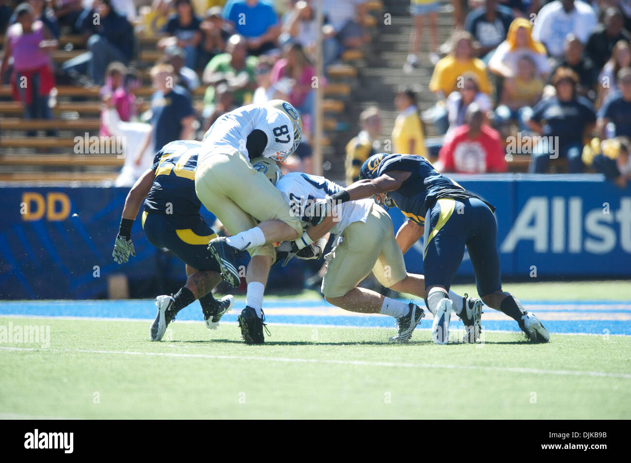 Uc berkeley memorial stadium hi-res stock photography and images - Alamy