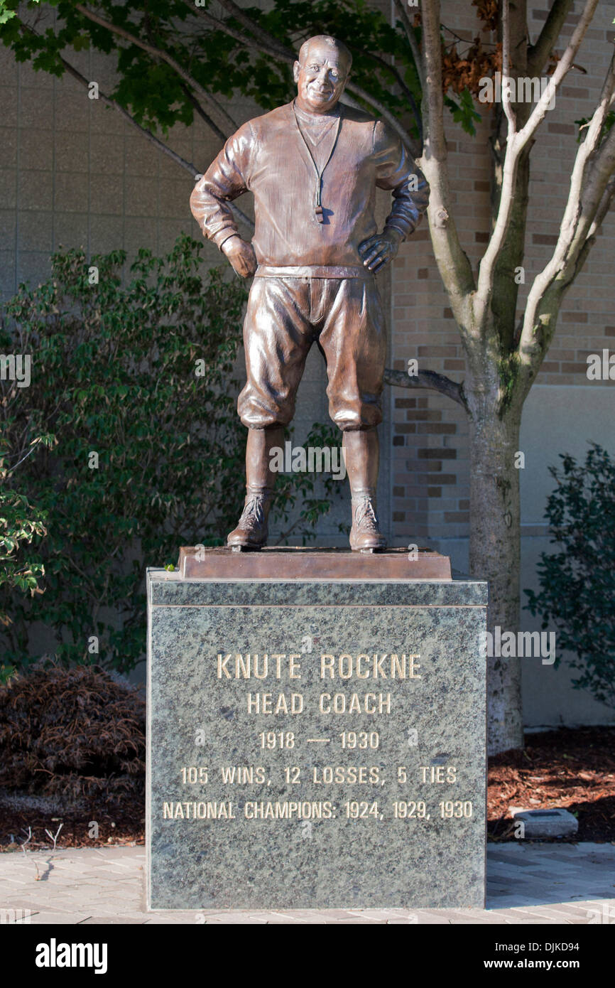 Knute Rockne Statue